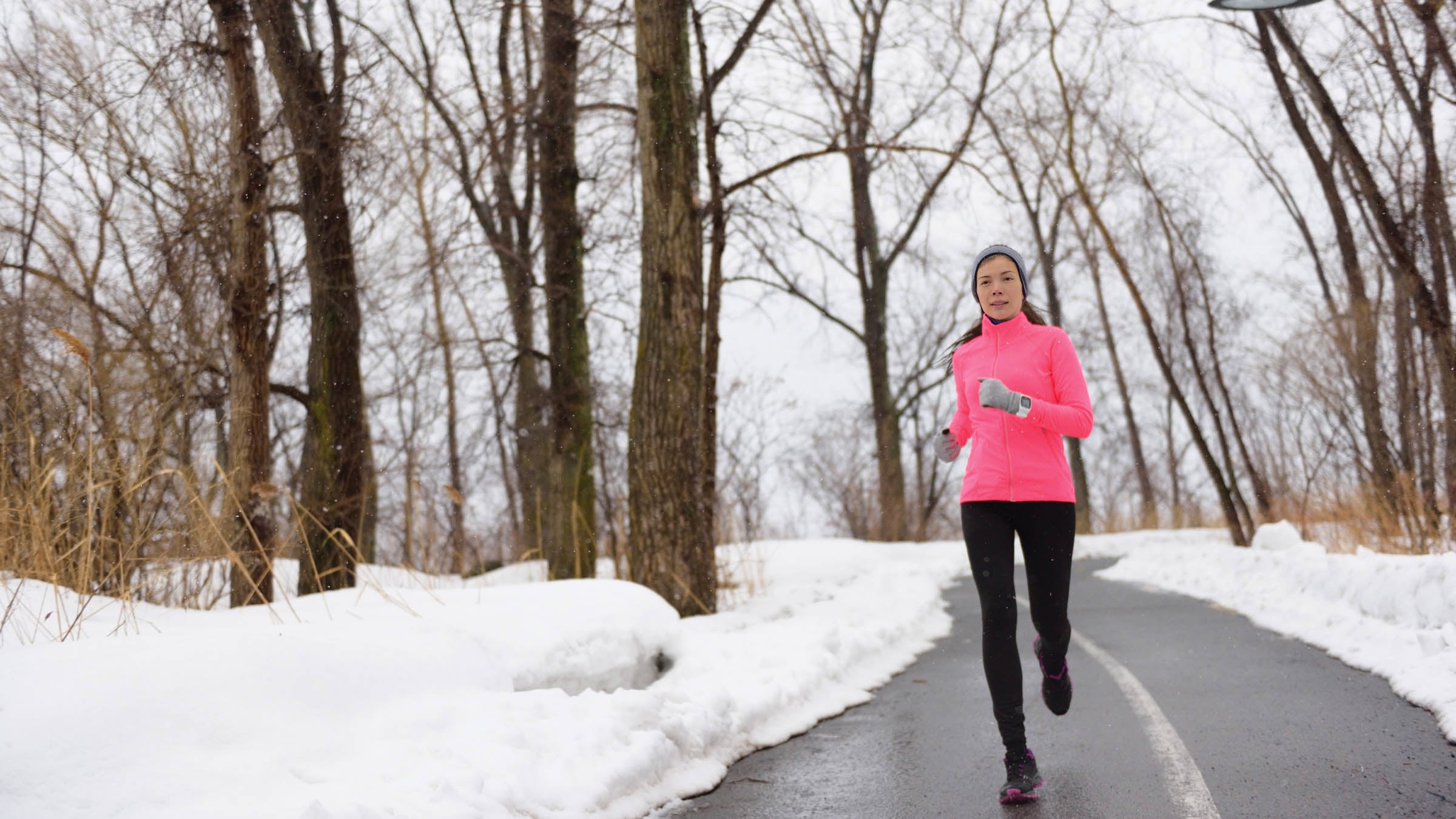 How to Run in the Cold Safely: 3 Keys to Winter Running