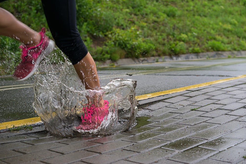 What To Do If You're Stuck In An Unexpected Thunderstorm - Women's Running